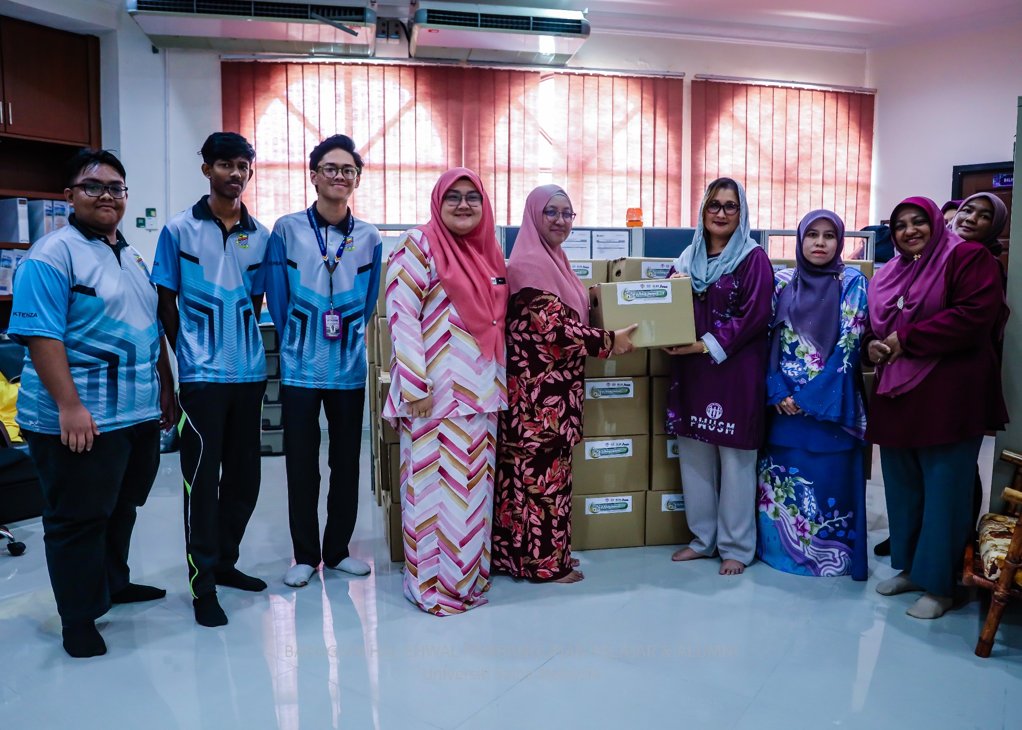 USM News Portal - PWUSM DAN MPP USM BERI SUMBANGAN KEPADA GOLONGAN ASNAF, BANTU TAMPUNG ...